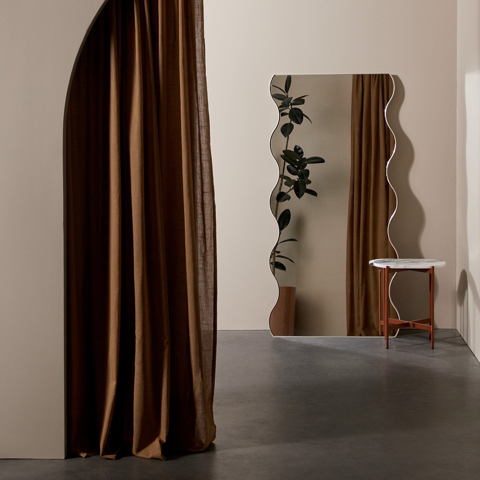 ARTEMIS FLOOR MIRROR